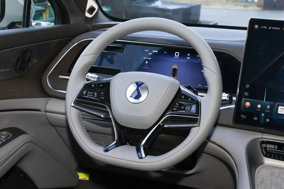 Електромобіль Denza N7 - купити новий в Україні, ціна від 45200$