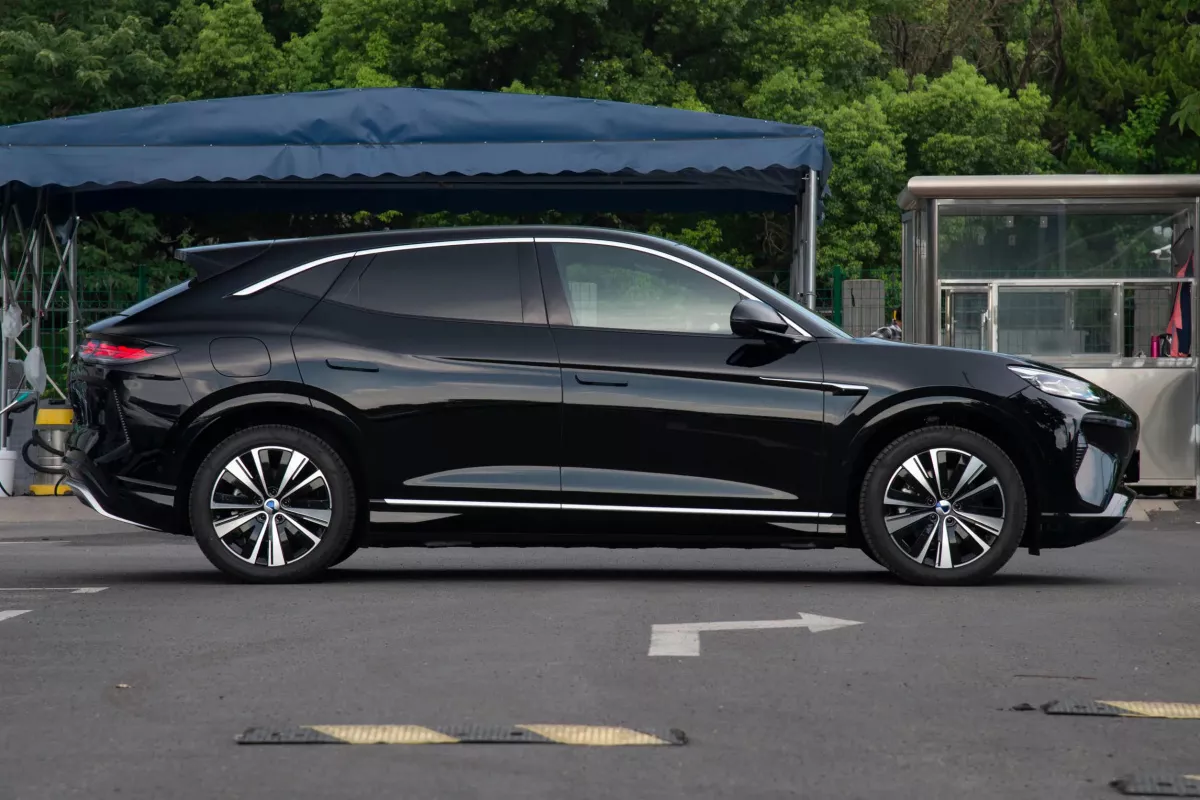 Електромобіль Denza N7 - купити новий в Україні, ціна від 45200$