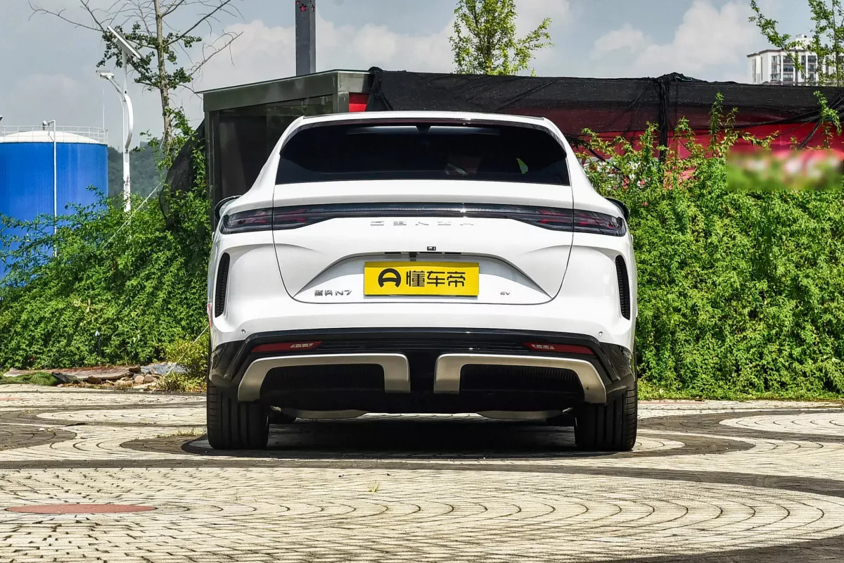 Електромобіль Denza N7 - купити новий в Україні, ціна від 45200$