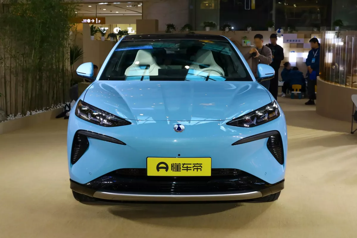 Електромобіль Denza N7 - купити новий в Україні, ціна від 45200$